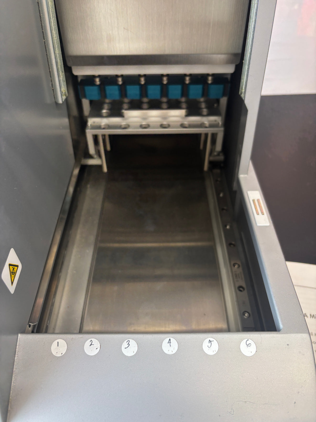 Qiagen BioRobot EZ1 DNA/RNA Purification Workstation - mLab Supply